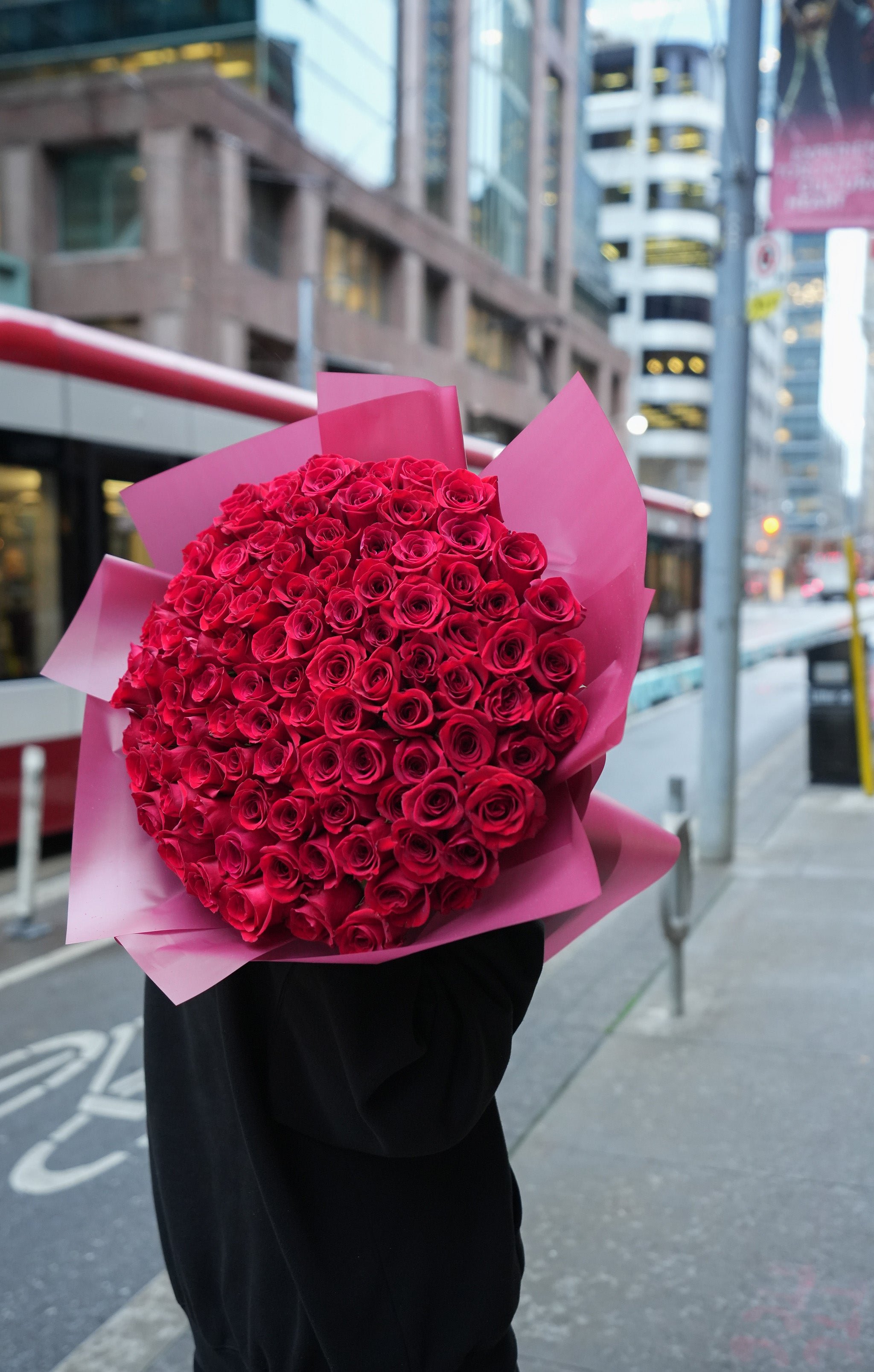 [VD] 100 Premium Red Rose Bouquet - Flower & Plant Free Delivery ...